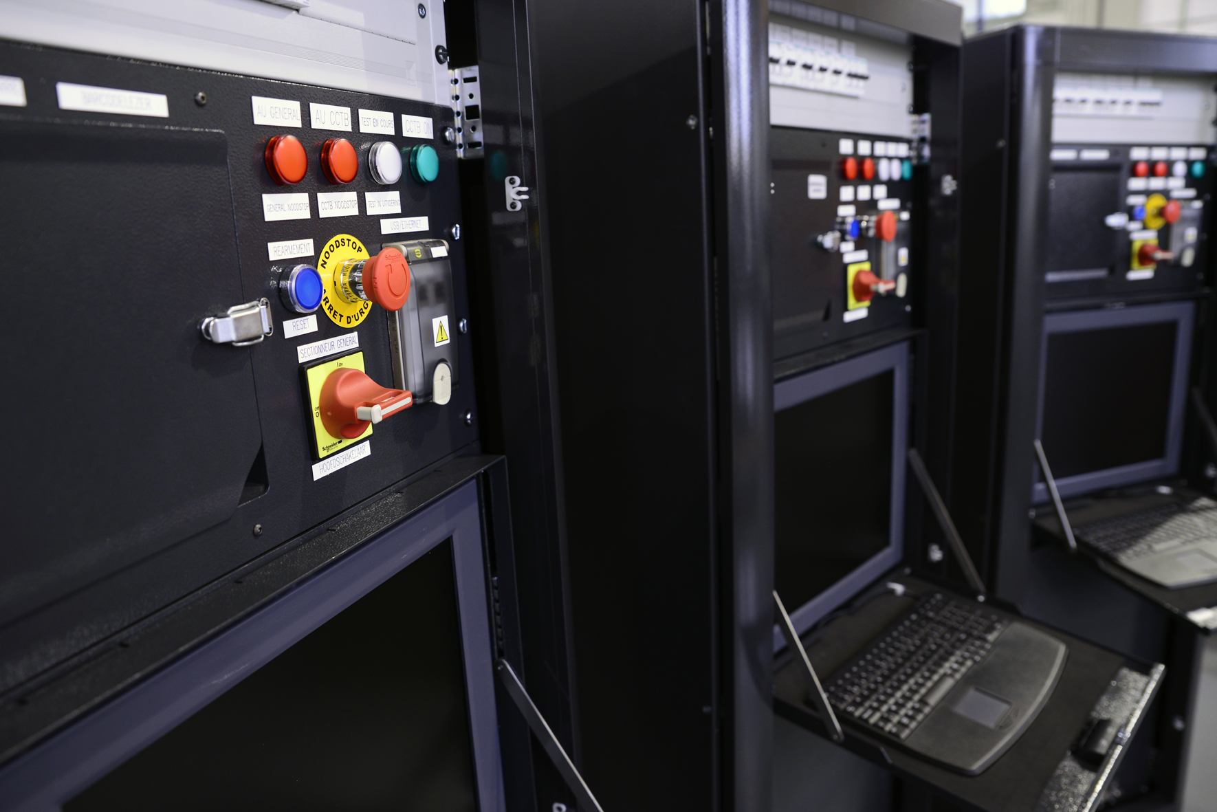 TVC Actuator Test Benches: Control Command Test Bays